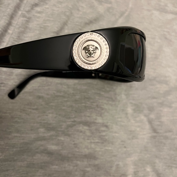 Versace | Accessories | Versace 444b Rare Black Silver Coin No Missing ...